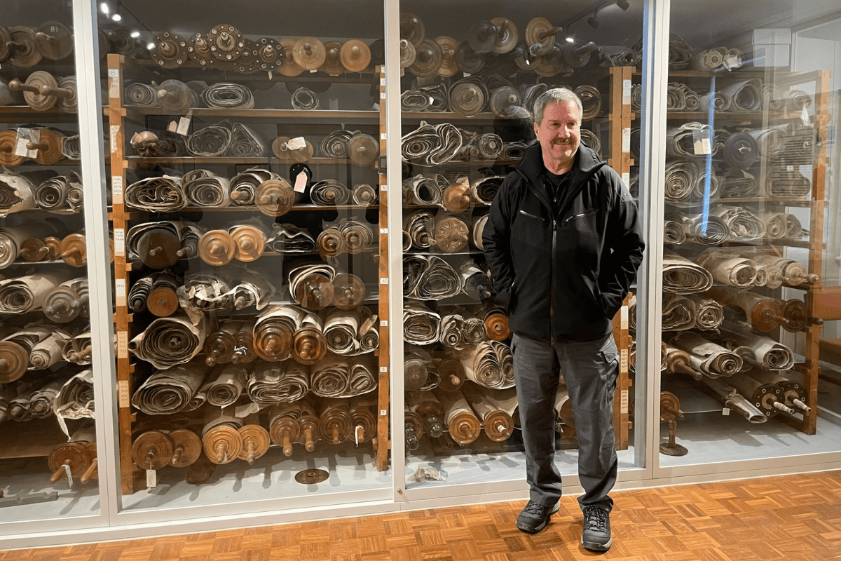 The mountain sofer preserving history one Torah scroll at a time ...